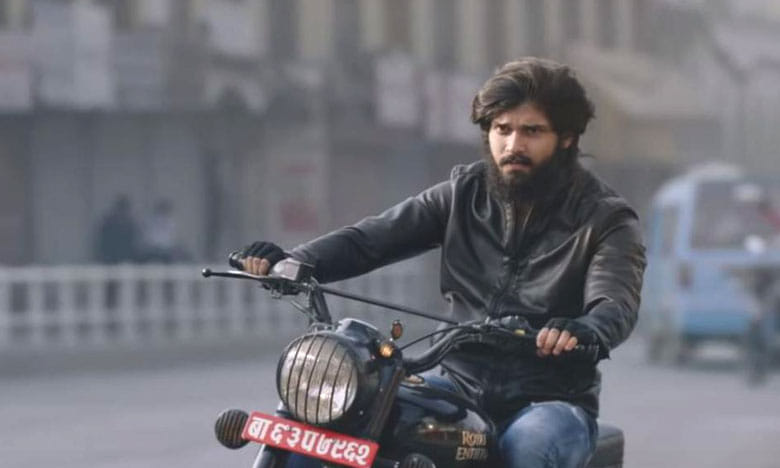 తమిళ 'అర్జున్ రెడ్డి'కి ఏమైంది.! | Arjun reddy tamil remake adithya ...