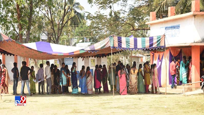 AP Local Body Elections 2021 Polling Photos:ఏపీలో ప్రశాంతంగా తొలిదశ ...