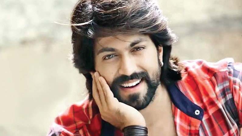 ఒక్క సినిమాతో అన్ని భాషల్లో అభిమానులను సంపాదించుకున్న యష్.. సోషల్ ...
