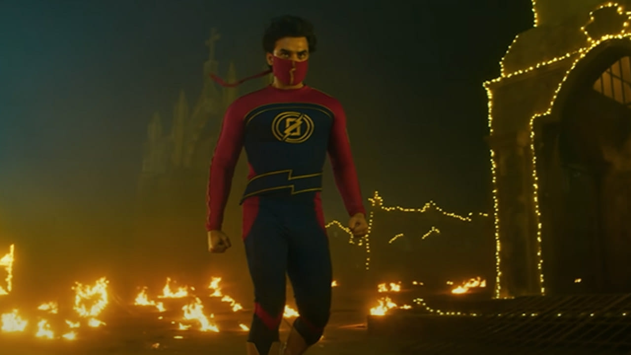 Minnal Murali : సూపర్ హీరో కథతో రాబోతున్న 'మిన్నల్ మురళి ...