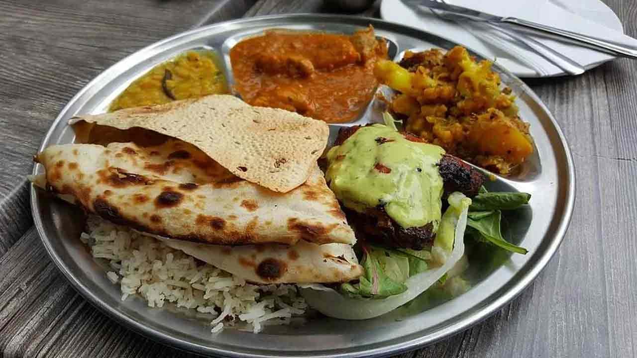 Rice And Roti: రొట్టె, అన్నం కలిపి తినడం సరైనదేనా..! అలాంటప్పుడు ఏది ...
