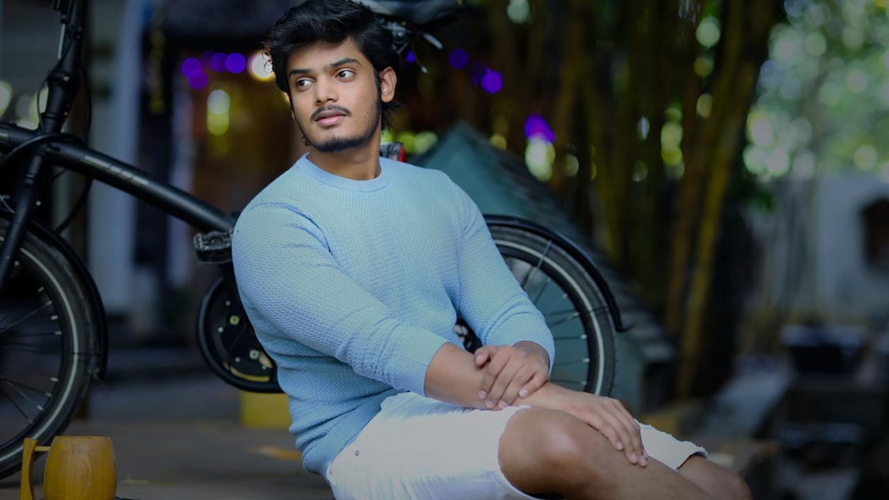 Akash Puri: సినిమా చివరివరకు మా అమ్మ ఏడుస్తూనే ఉంది.. ఆకాష్ పూరి ...