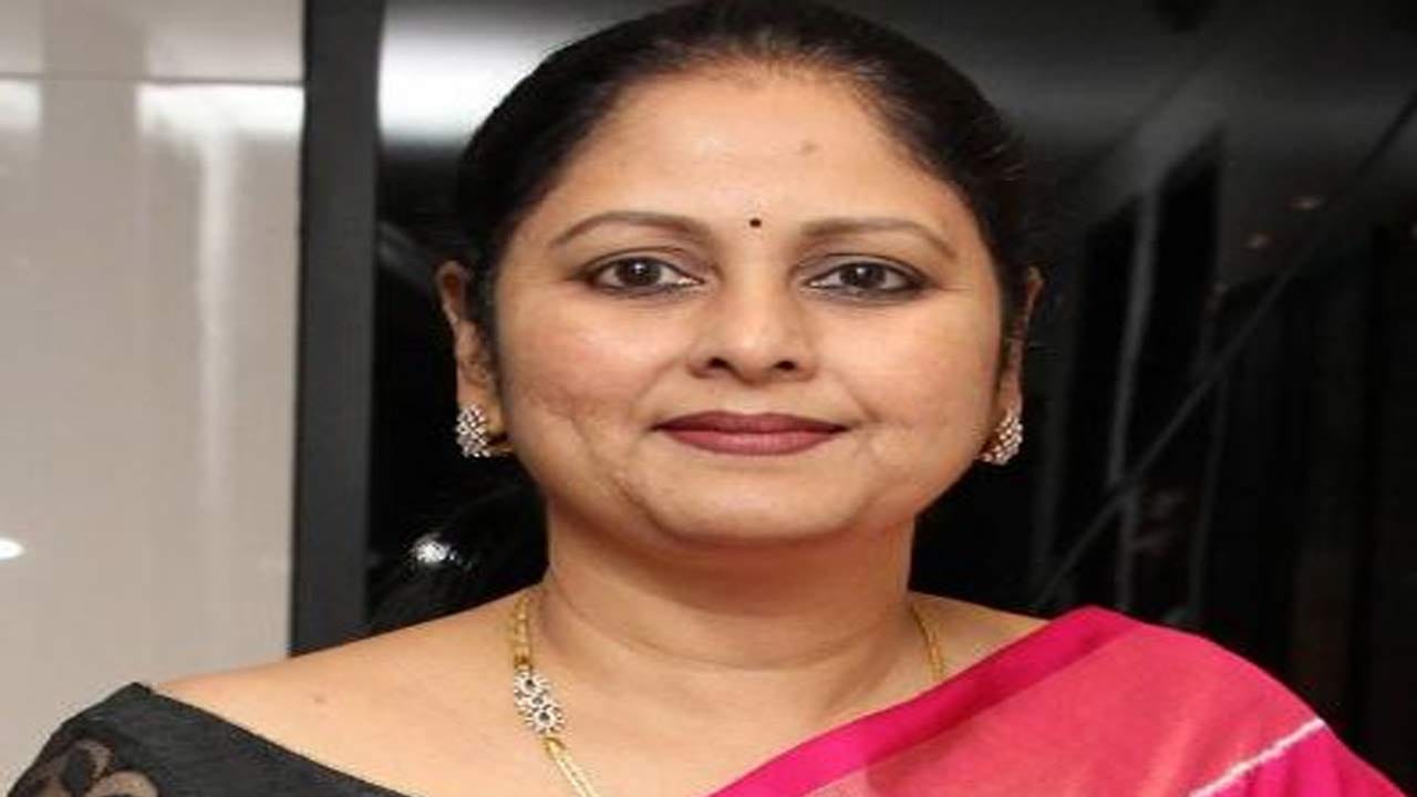 Jayasudha: తారలను వదలని మహామ్మారి.. సహజనటి జయసుధకు కరోనా.. - Telugu ...