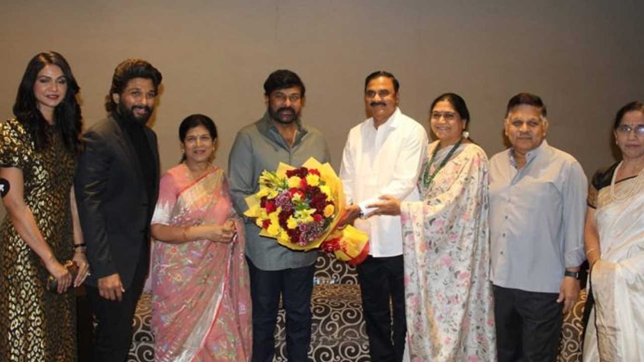 Allu Arjun: మామయ్య సమక్షంలో పిల్లనిచ్చిన మామయ్య.. పాన్ ఇండియా స్టార్ ...