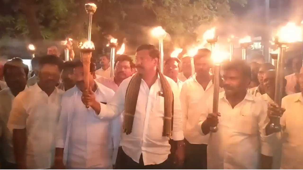 AP New Districts: ఏపీలో కొనసాగుతున్న కొత్త జిల్లాల రగడ.. నిరాహార ...