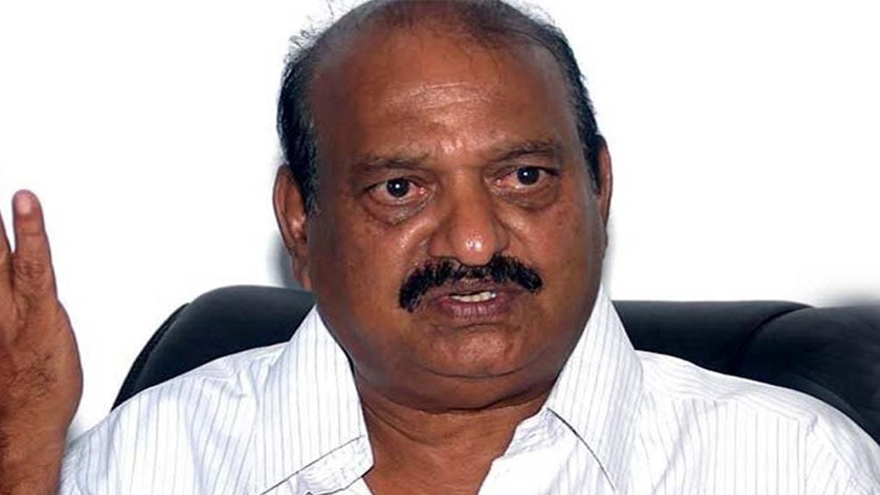 Andhra Pradesh: మంత్రుల బస్సు యాత్రపై ప్రజలు రాళ్ల దాడి చేయొచ్చు.. జేసీ ...