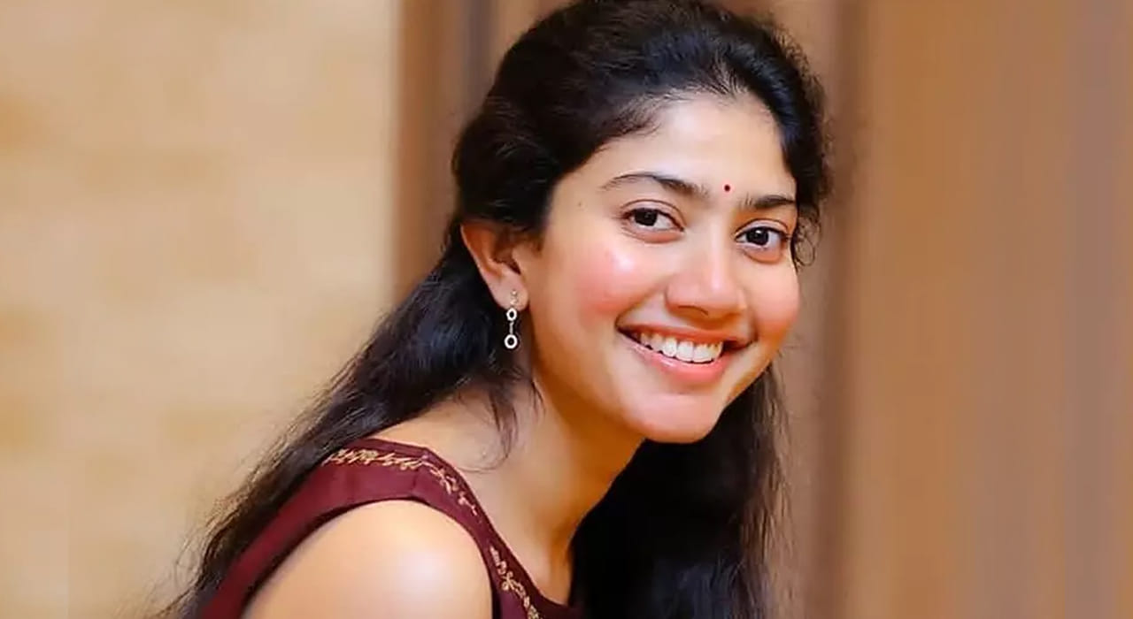 సాయి పల్లవి ఈమద్య కాలంలో ఏ ఒక్క సినిమాకు కూడా కమిట్ అవుతున్న దాఖలాలు ...