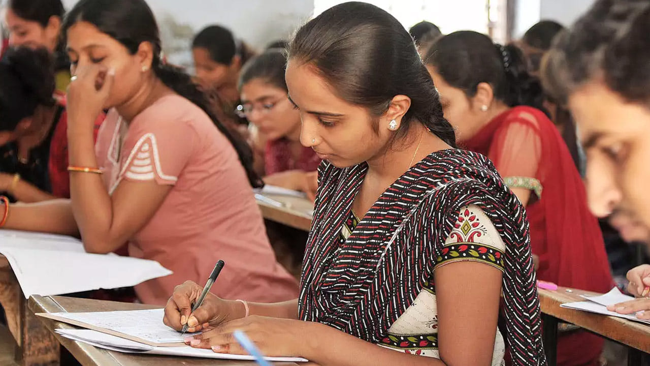 AP TET 2022: ఏపీ నిరుద్యోగులకు గుడ్‌ న్యూస్‌.. మరికాసేపట్లో టెట్‌-2022 ...