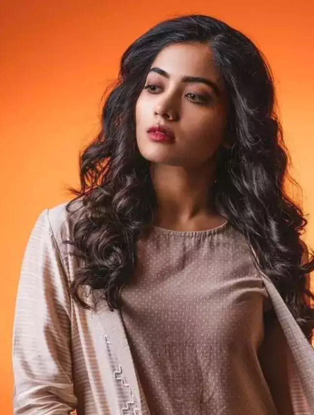 RGV-Apsara Rani: క్రాక్ సినిమా ఐటెం భామ 'అప్సర రాణి'తో పబ్‌లో ...