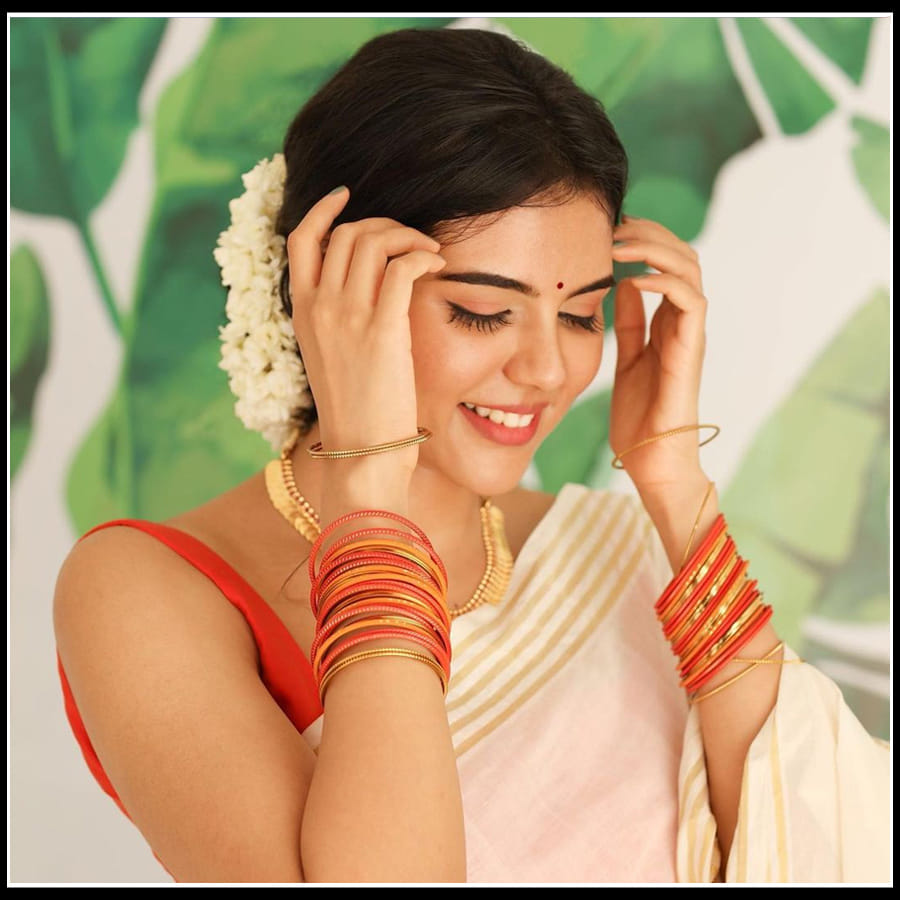 Kalyani Priyadarshan: పుత్తడి బొమ్మకి చీర కడితే ఇదిగో ఇలానే ఉంటుంది ఏమో ...