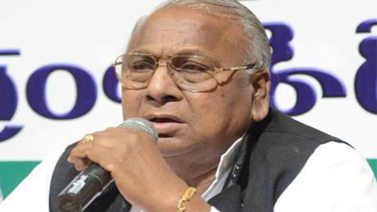 Telangana: గవర్నర్ ఫోన్ నే ట్యాప్ చేస్తున్నారు.. ఇక మా పరిస్థితి ఏమిటి ...