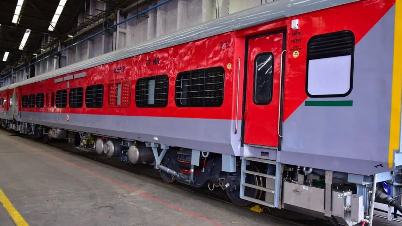 Indian Railways: రైలు మధ్యలోనే ఏసీ కోచ్‌లు ఎందుకుంటాయి? దీని వెనుక అసలు ...