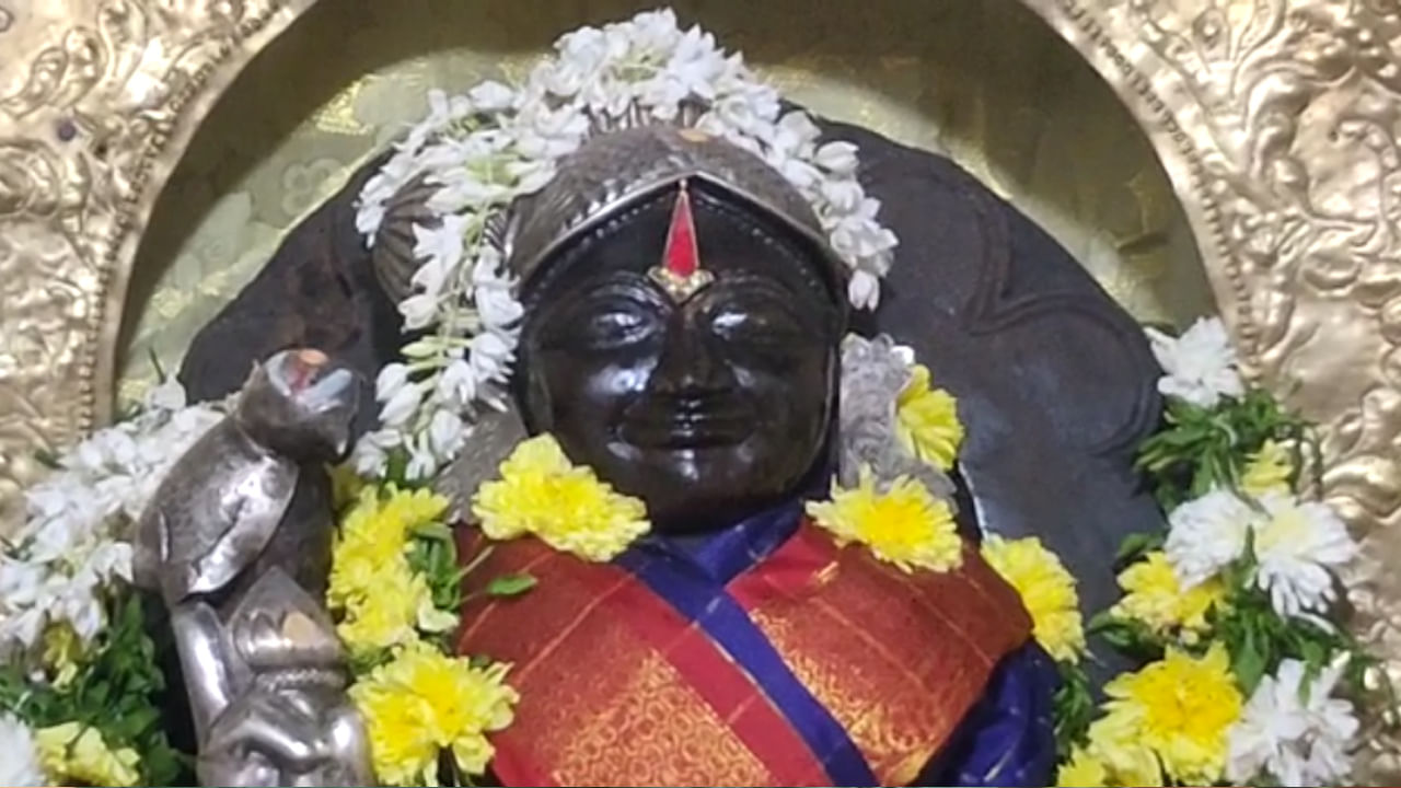 Warangal: కళ్లు తెరిచిన అమ్మవారు.. పోటెత్తిన భక్తజనం.. ఓ మహిళకు పూనకం ...