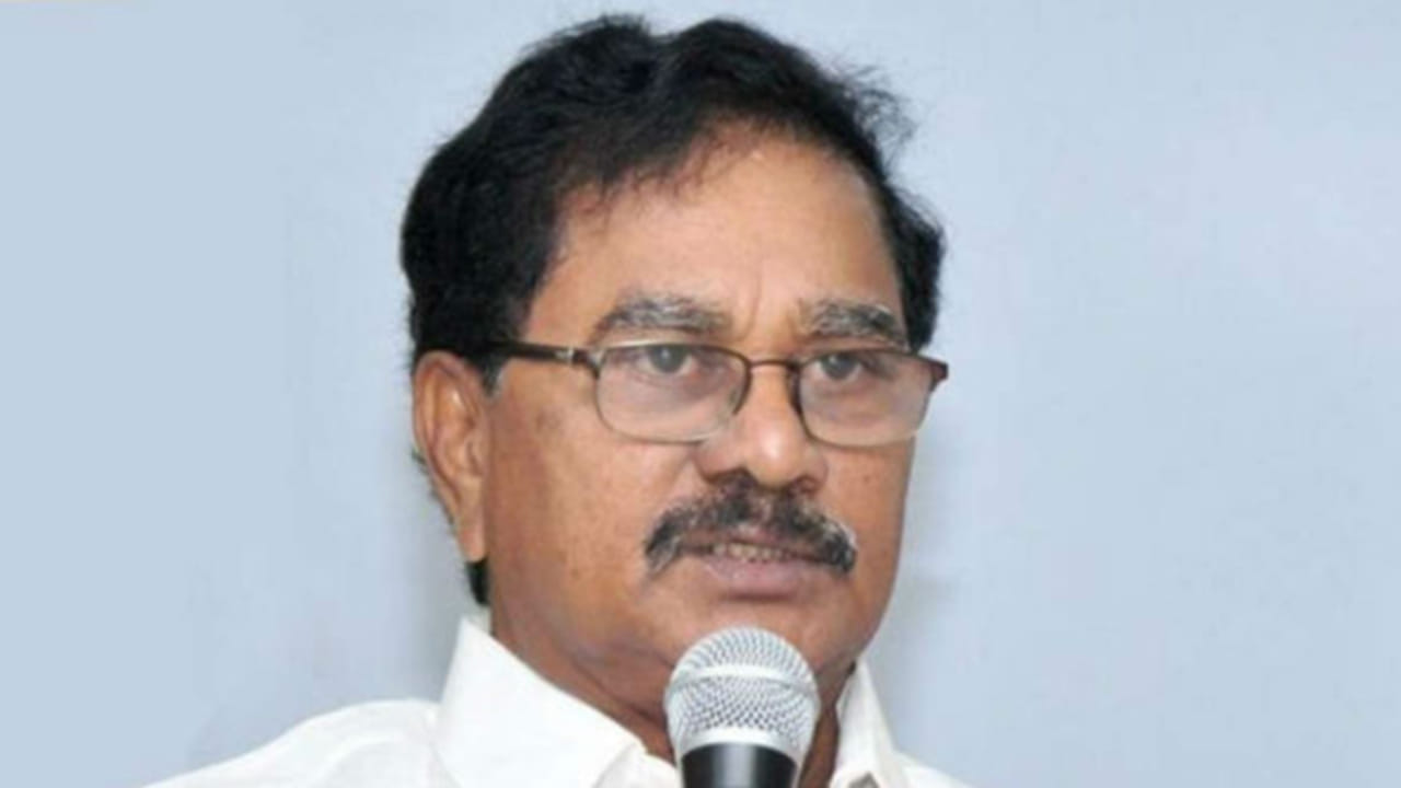 Andhra Pradesh: శివచరణ్ రెడ్డి, లక్ష్మీ దేవి ఆరోపణలపై తీవ్రంగా ...