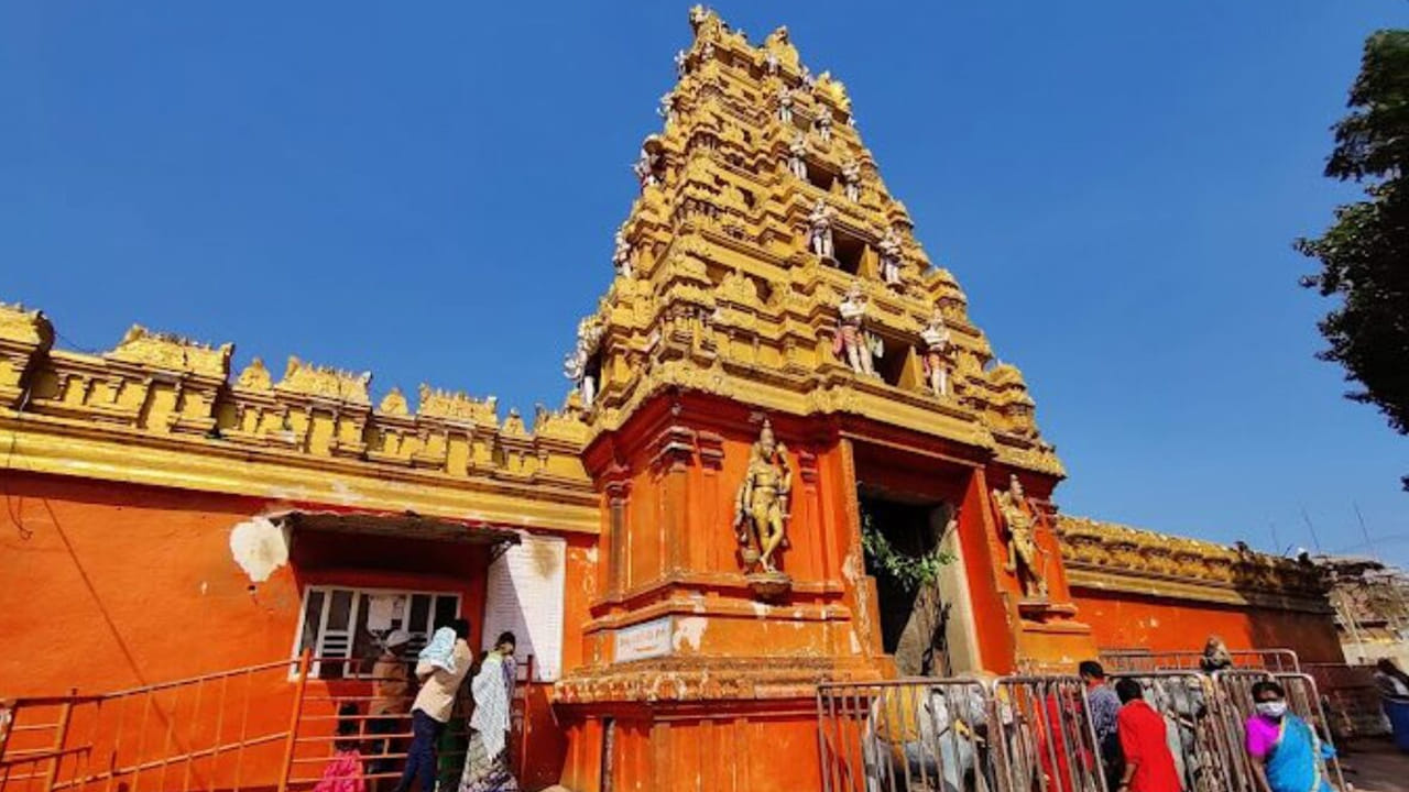 Kondagattu: కొండగట్టు అంజన్న ఆలయంలో చోరీ.. రూ. 9 లక్షల విలువైన వస్తువుల ...