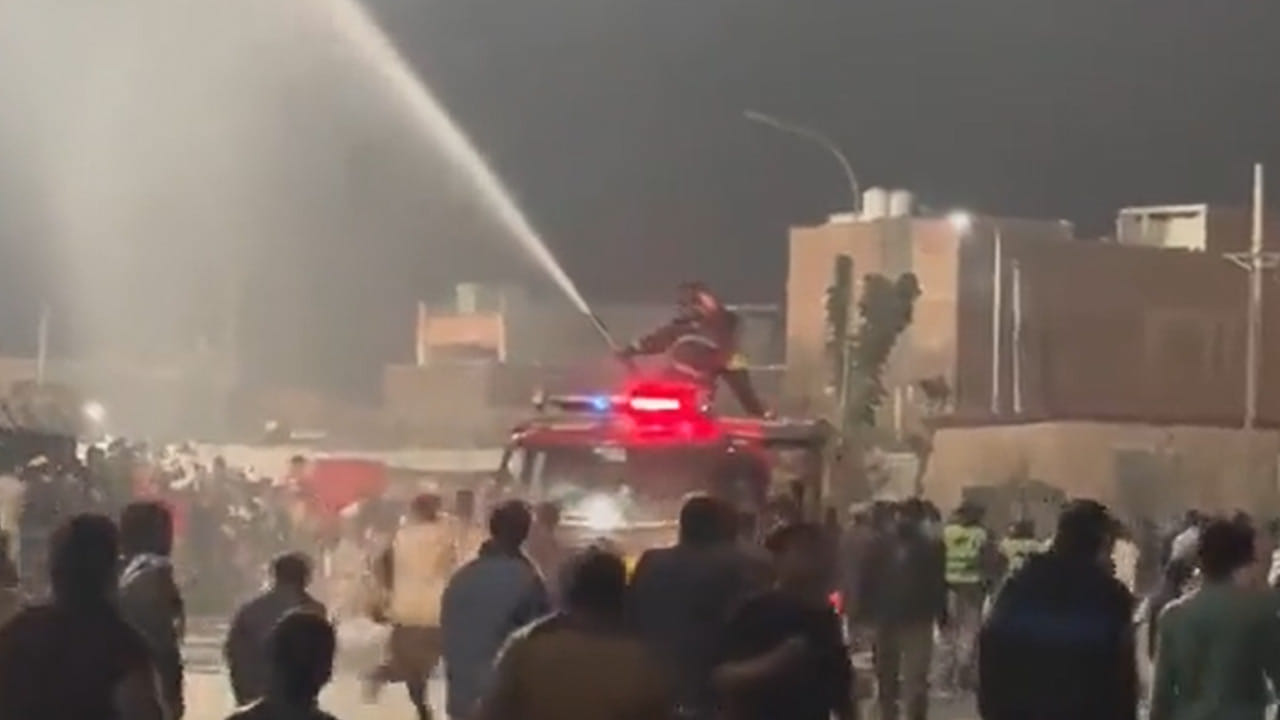 Video: టాస్‌ కోసం రంగం సిద్ధం.. కట్‌చేస్తే.. ఊహించని ప్రమాదంతో జనం ...