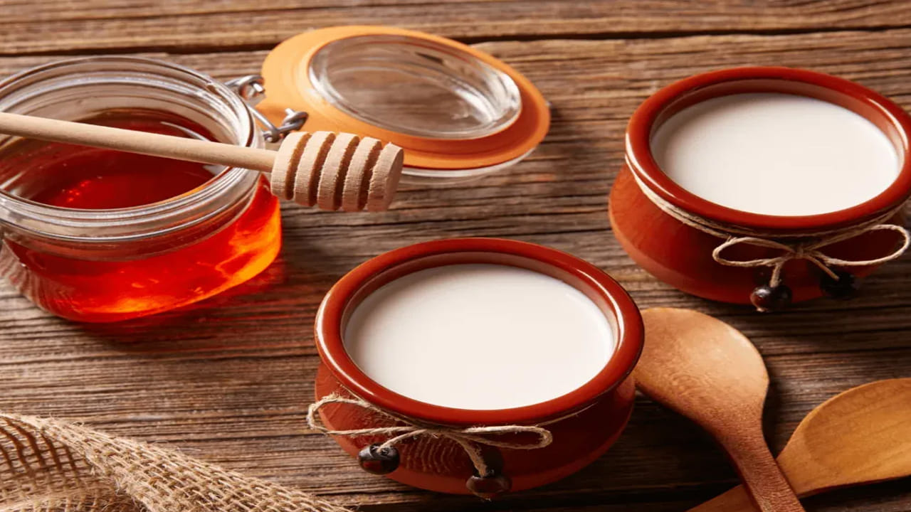 Curd with Honey: పెరుగులో తేనె కలిపి తింటే ఎన్నో ప్రయోజనాలు.. తెలిస్తే ...