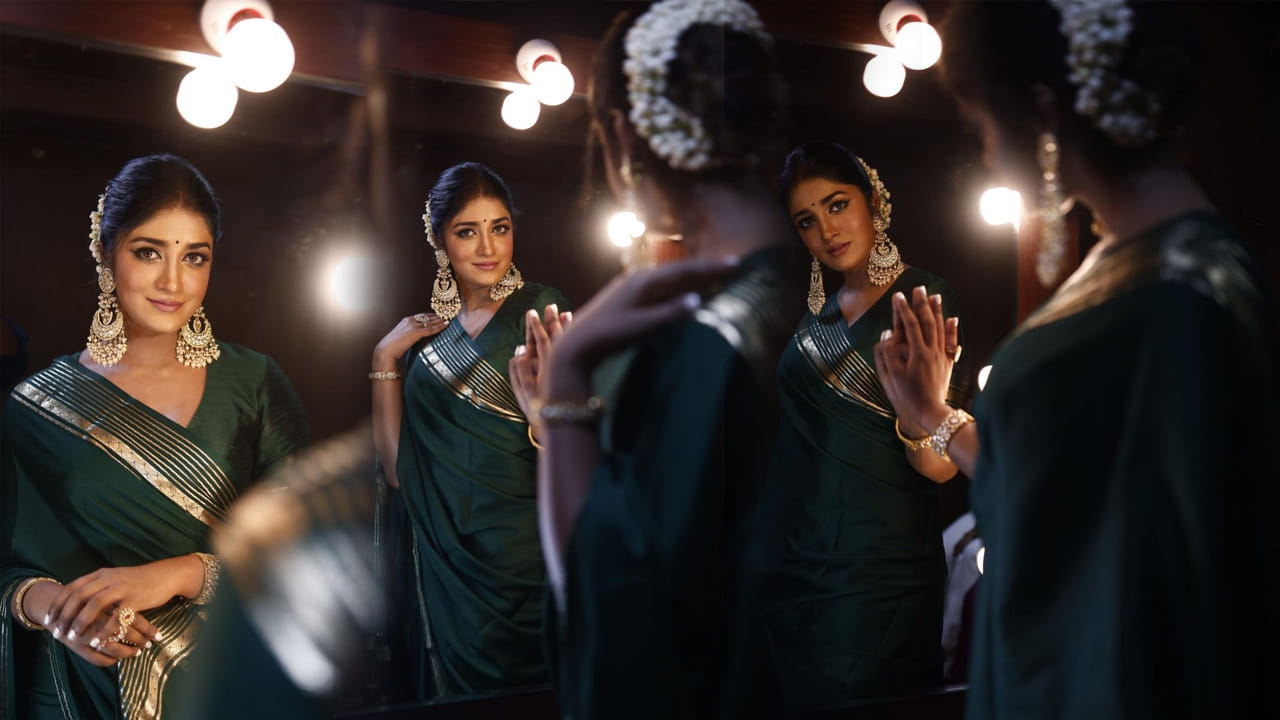 Dimple Hayathi: ఇంత అందాన్ని ప్రతిబింబంగా మలచుకున్న ఆ అద్దం ఎంత పుణ్యం ...