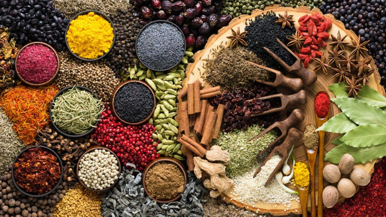 Prices Of Spices: సామాన్యులకు మరో పిడుగులాంటి వార్త.. భారీగా పెరిగిన ...