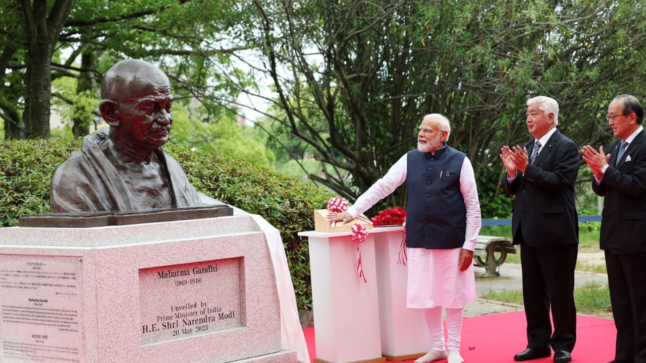 PM Modi: అణుభూమిలో అహింసా సిద్ధాంతం.. హిరోషిమాలో గాంధీ విగ్రహాన్ని ...