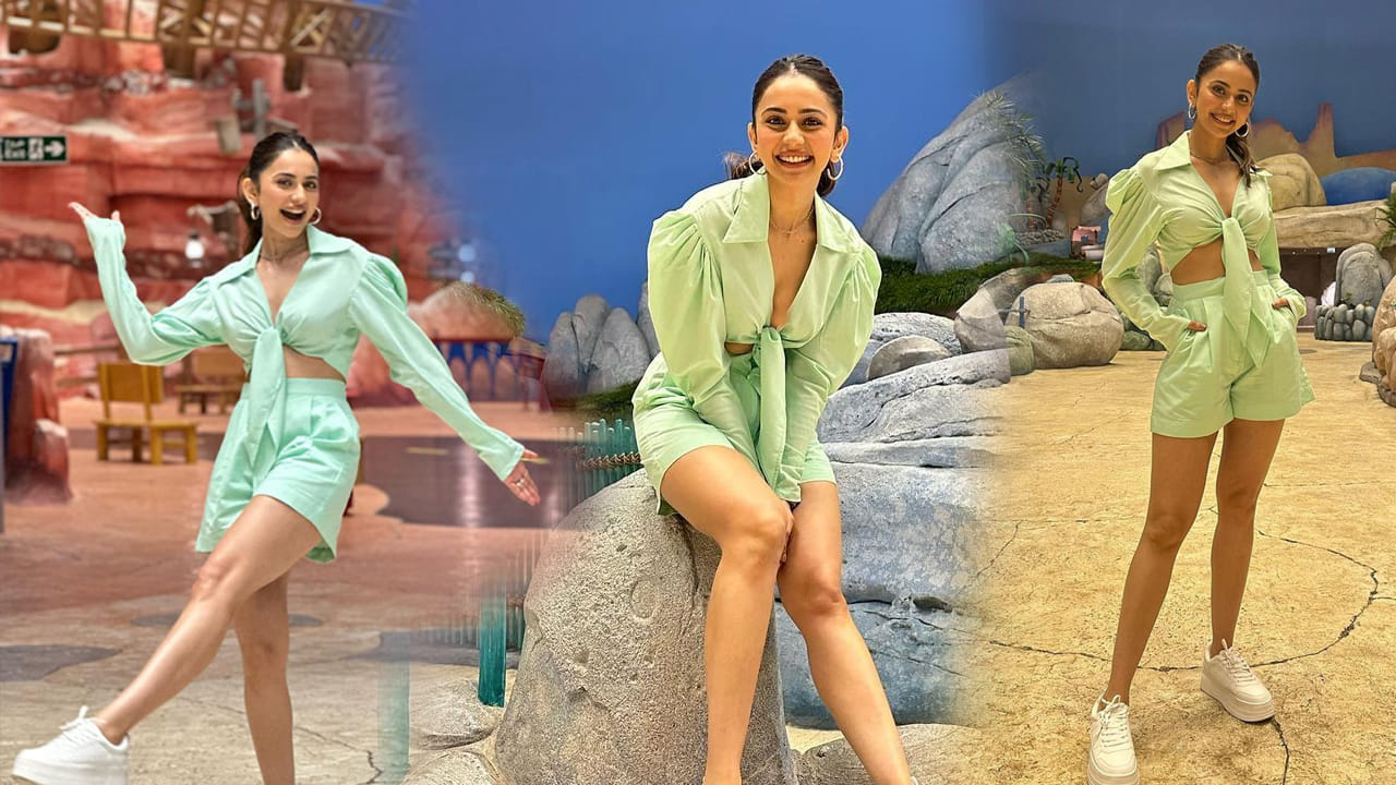 Rakul Preet Singh: వార్నర్ బ్రోస్ స్టూడియోలో క్యూట్ లుక్స్‌తో ...