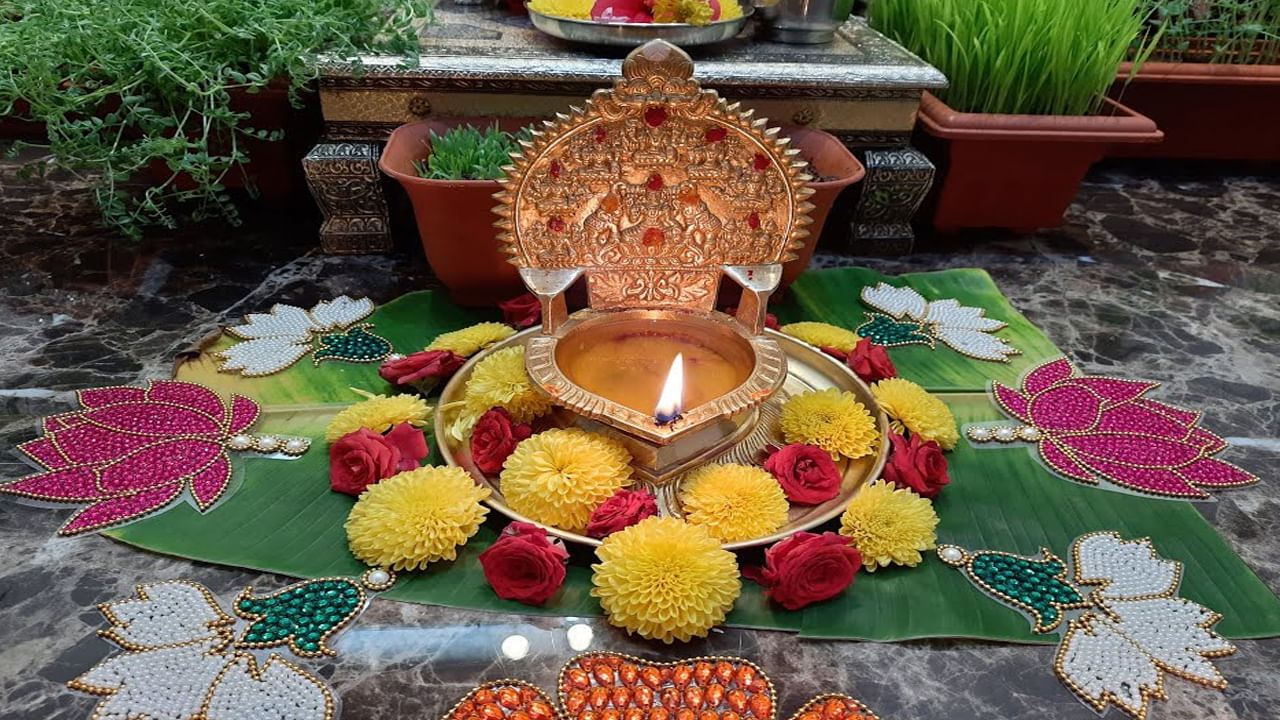 Astro Tips: దీపం వెలిగించడానికి కొన్ని నియమాలు.. రాహు, కేతు దోషాల నివారణకు ఏ నూనెతో దీపాన్ని ...