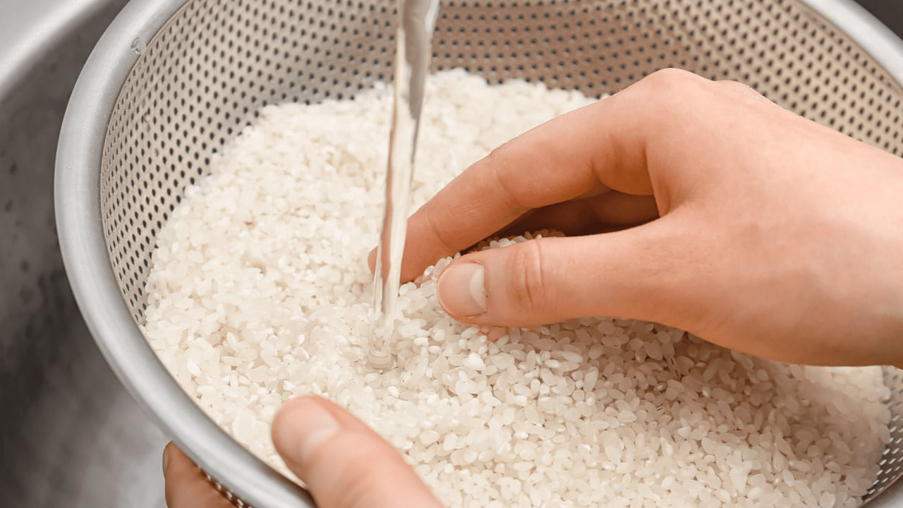 Rice Cleaning: అన్నం వండటానికి ముందు బియ్యం కడుతున్నారా? దీని ...