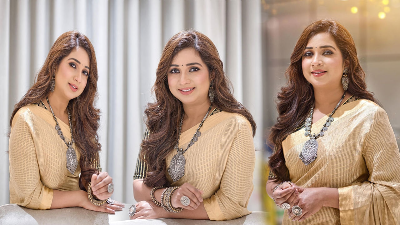 Shreya Ghoshal: ఈమె గాత్రంలో సరస్వతి.. అందంలో మహాలక్ష్మి.. చీరలో ...