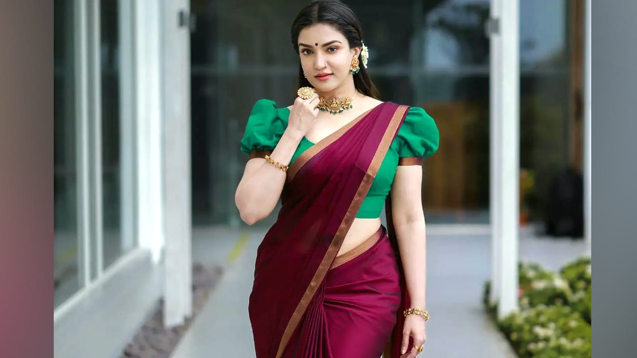 Honey Rose: గ్లామర్ లుక్‏లో సీరియస్‏గా చూస్తోన్న హానీరోజ్.. బ్యాన్ ...