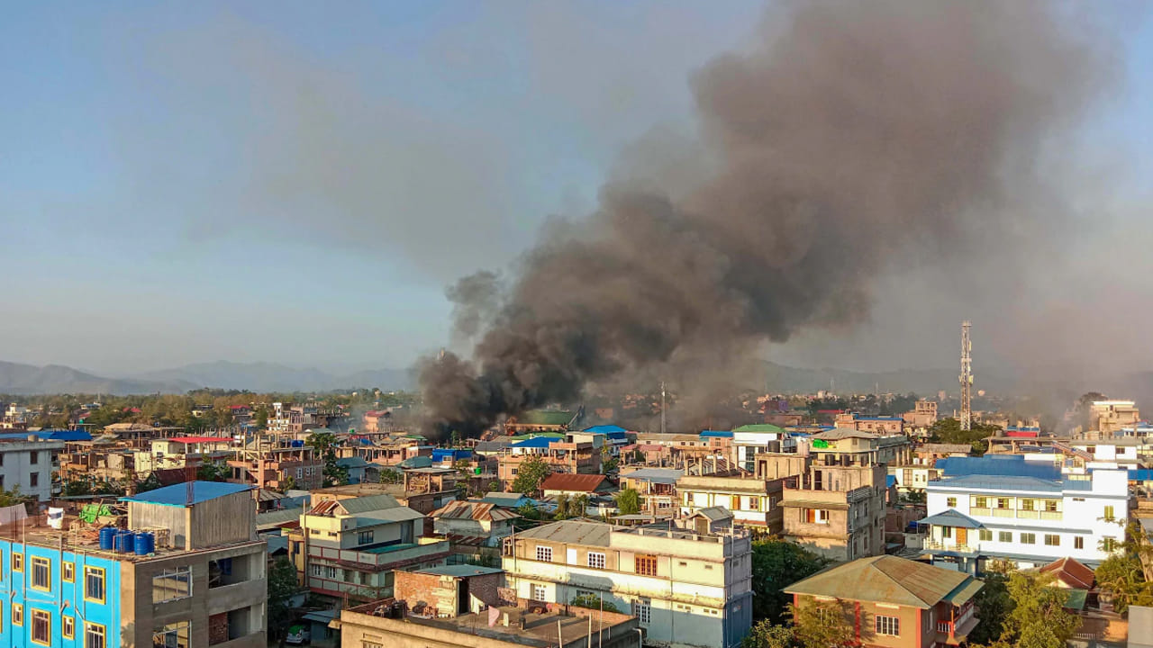 Manipur Violence: మణిపూర్‌లో ఆగని అల్లర్లు.. ఆయుధాల లూటీకి యత్నం ...