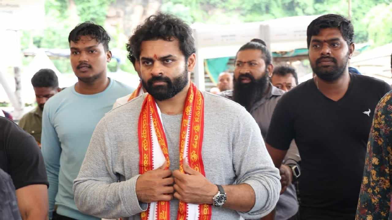 Teju at Indrakeeladri: దుర్గమ్మని దర్శించుకున్న సాయి తేజ్, బ్రో చిత్ర ...