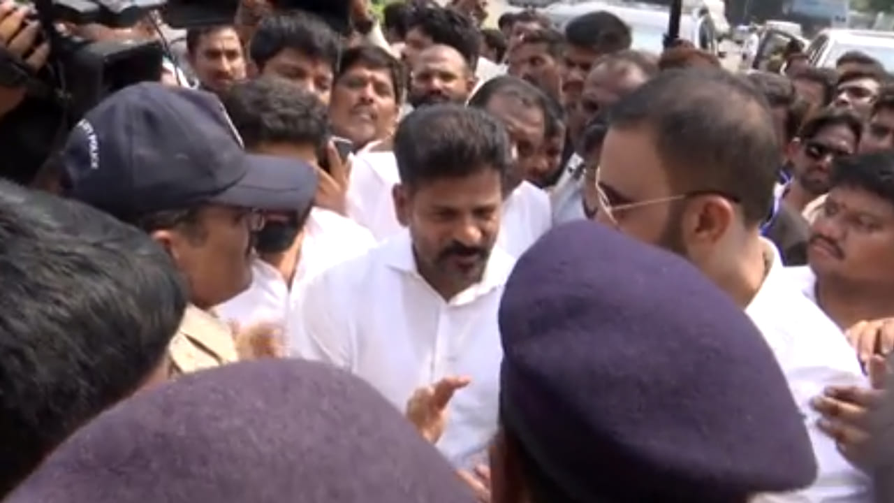 Revanth Reddy: అమరవీరుల స్థూపం దగ్గర ఉద్రిక్తత.. టీపీసీసీ రేవంత్ రెడ్డి ...