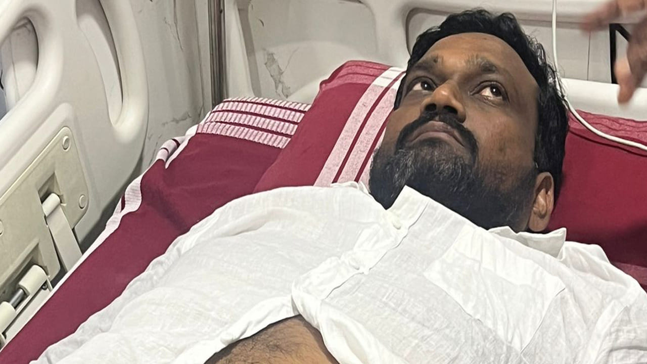 Vijayawada: ఇంద్రకీలాద్రి దుర్గగుడి ఛైర్మన్‌పై దాడి.. త్రుటిలో తప్పిన ...