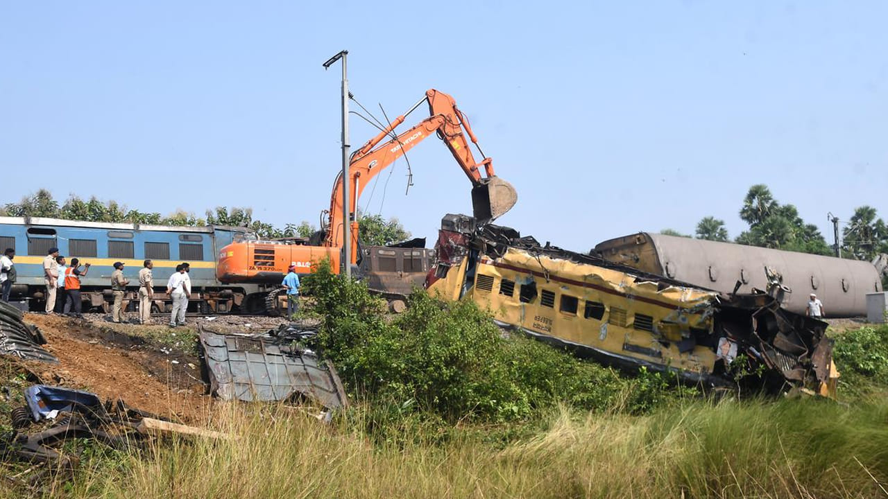 AP Train Accident: కంటకాపల్లి రైలు ప్రమాదానికి అసలు కారణం ఇదే.. ఆ రోజున ...