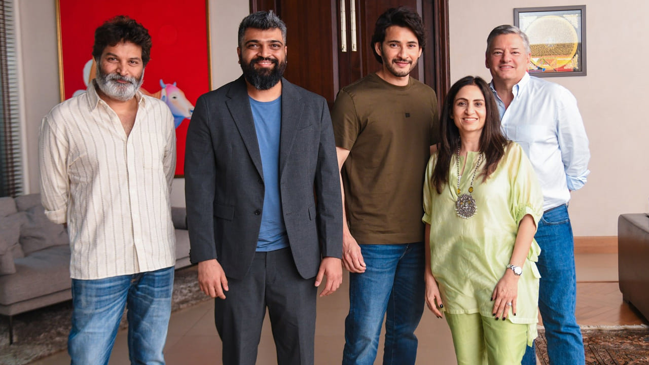 Mahesh Babu: 'గుంటూరు కారం'లో నెట్‍ఫ్లిక్స్ సీఈవో సందడి.. మహేష్ ...