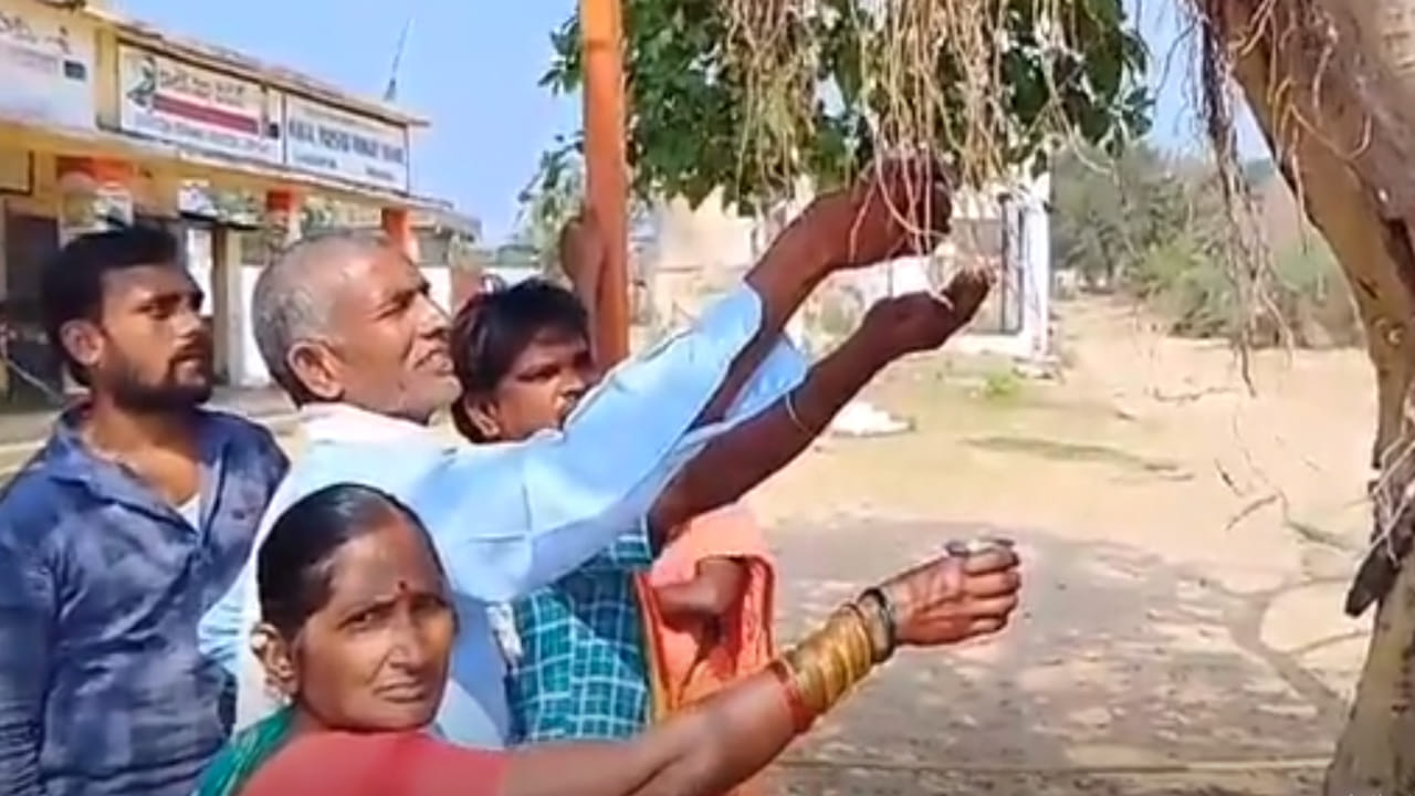 Video: కోరిన కోర్కెలు తీరుస్తోన్న జలం.. క్యూ కడుతోన్న జనం.. ఎక్కడో ...