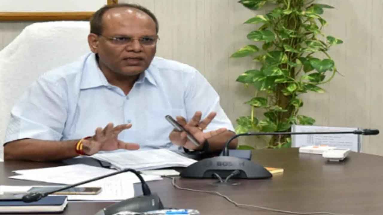 Somesh Kumar: మాజీ సీఎస్ సోమేష్ కుమార్ యాచారం భూములపై ఫోకస్ పెట్టిన ... Somesh Kumar: మాజీ సీఎస్ సోమేష్ కుమార్ యాచారం భూములపై ఫోకస్ పెట్టిన ...