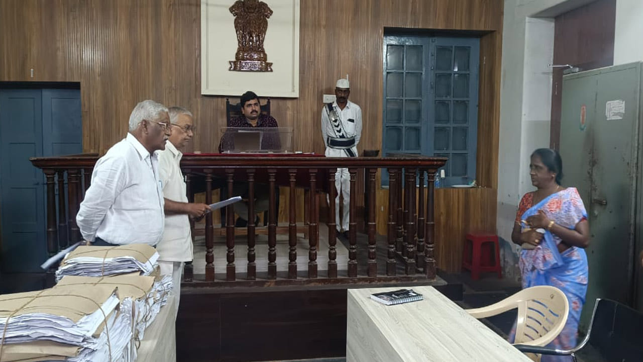 Andhra Pradesh: తల్లి పోషణను గాలికి వదిలిన పిల్లలు.. రంగంలోకి దిగిన ...