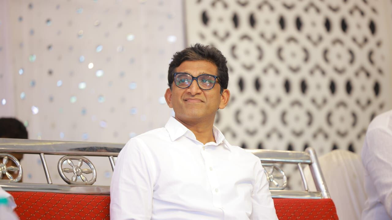 Korutla MLA: ఎవరికో భయపడి తల వంచితే వెన్నుపూస సరిచేస్తా?.. అధికారులకు ...