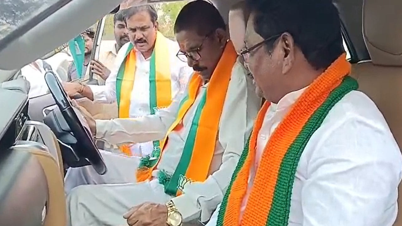 Adilabad Politics: మేమంతా కలిసే ఉన్నామంటూ చెప్పబోయి.. తికమక పడ్డ నేతలు ...