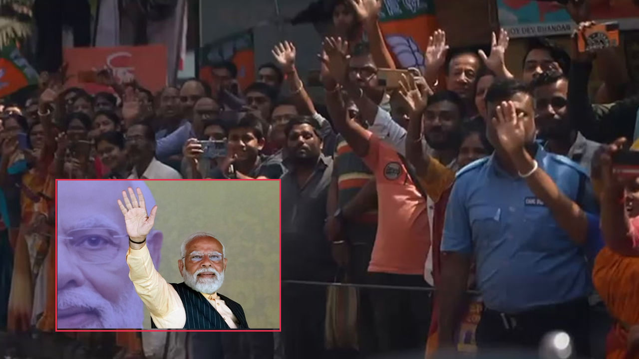 PM Modi: బరాసత్ వెళ్లే మార్గంలో ప్రధానిపై పూల వర్షం - Telugu News | PM Modi Overwhelmed by ...