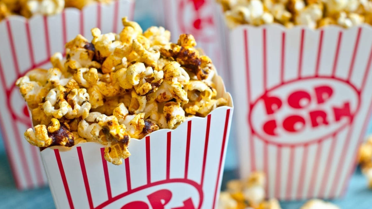 పాప్‌కార్న్‌ని వేడి చేసినప్పుడు ఎందుకు చిటపటలాడుతుందో మీకు తెలుసా ...
