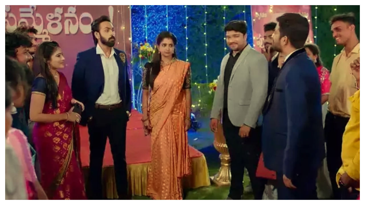 Brahmamudi, April 15th episode: వెన్నెల కోసం రాజ్ కంగారు.. ఫంక్షన్‌కు వచ్చిన వెన్నెల.. - Telugu ...