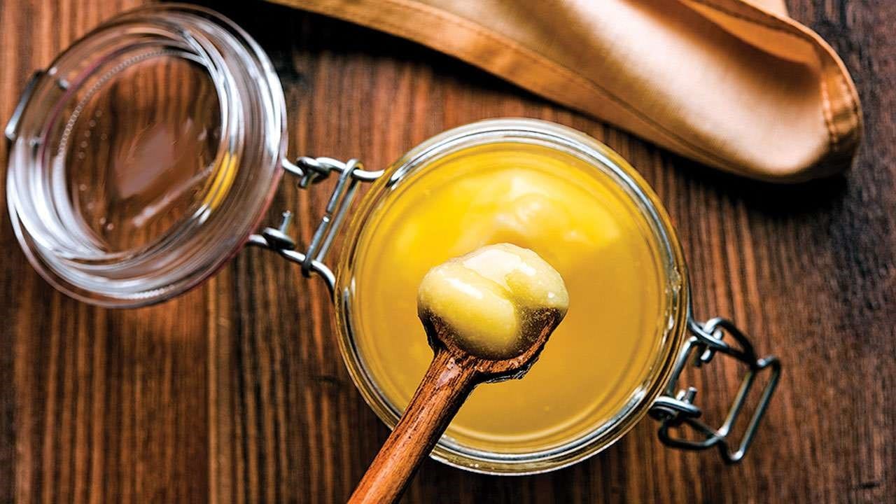 Ghee Milk Uses: వేడి పాలలో నెయ్యి కలుపుకుని తాగితే ఎన్ని బెనిఫిట్సో ...