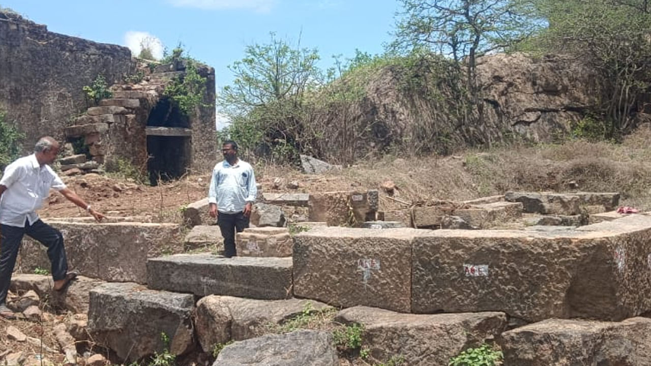 Kondaveedu: పాడుబడిన కోటలో పురాతన ఆలయాల పునర్నిర్మాణం... ఎందుకంటే ...