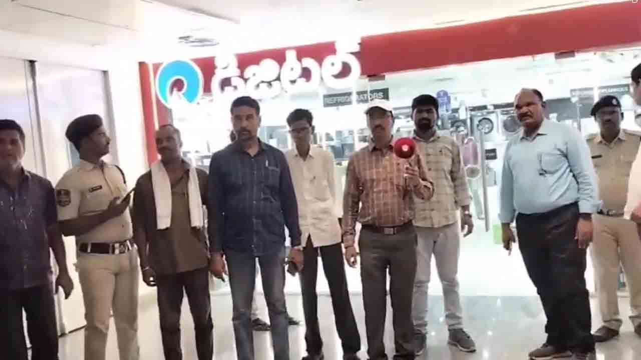 Jeevan Reddy: మాజీ ఎమ్మెల్యే జీవన్‌రెడ్డికి ఆర్టీసీ అధికారులు మరోసారి ...