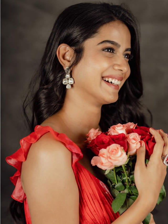 ఈమెతో పోటీలో ఓడిపోనిదే అందానికి రోజు గడవదు.. – TV9 Telugu