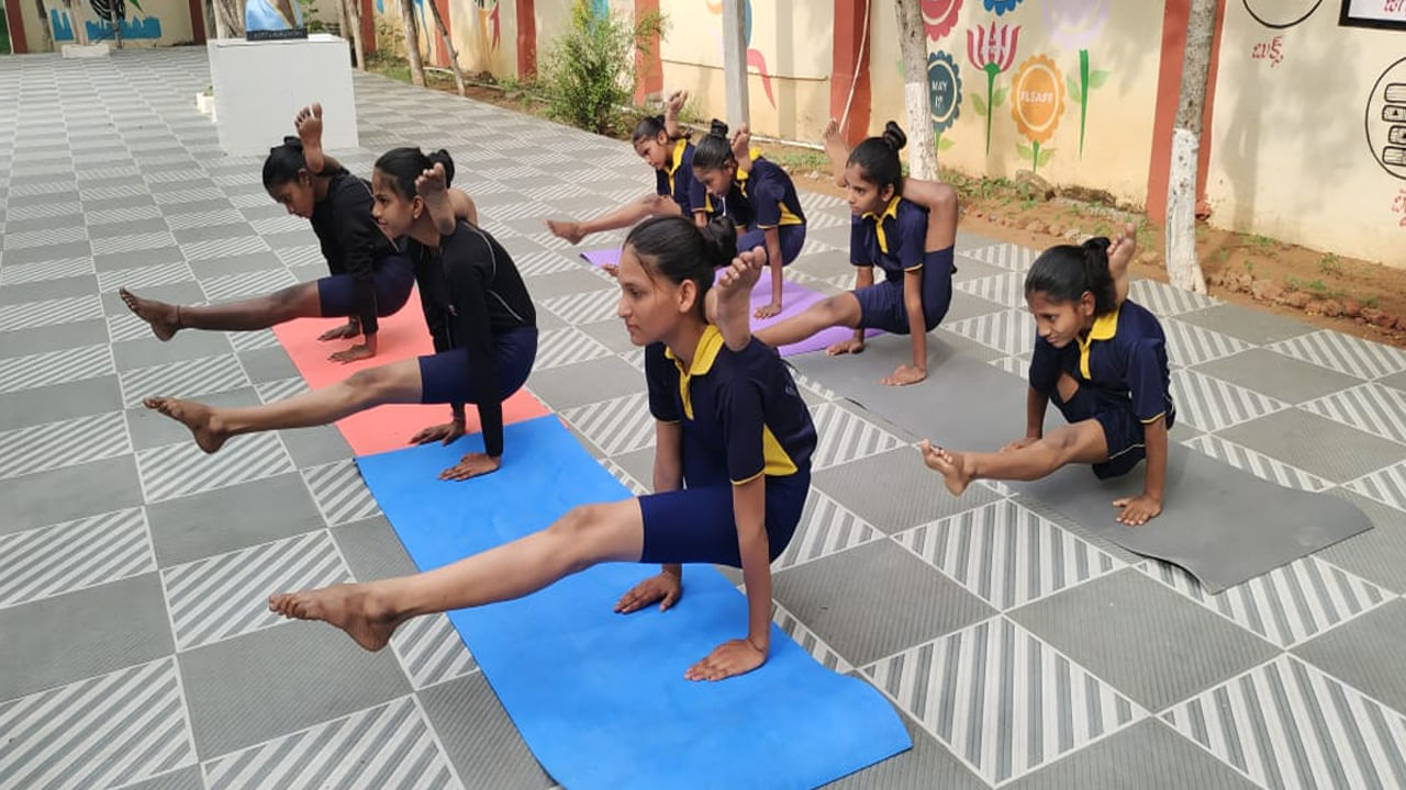 Andhra Pradesh: ఆస్పరి కేజీబీవీకి ప్రత్యేక గుర్తింపు..యోగాలో పతకాలు ...