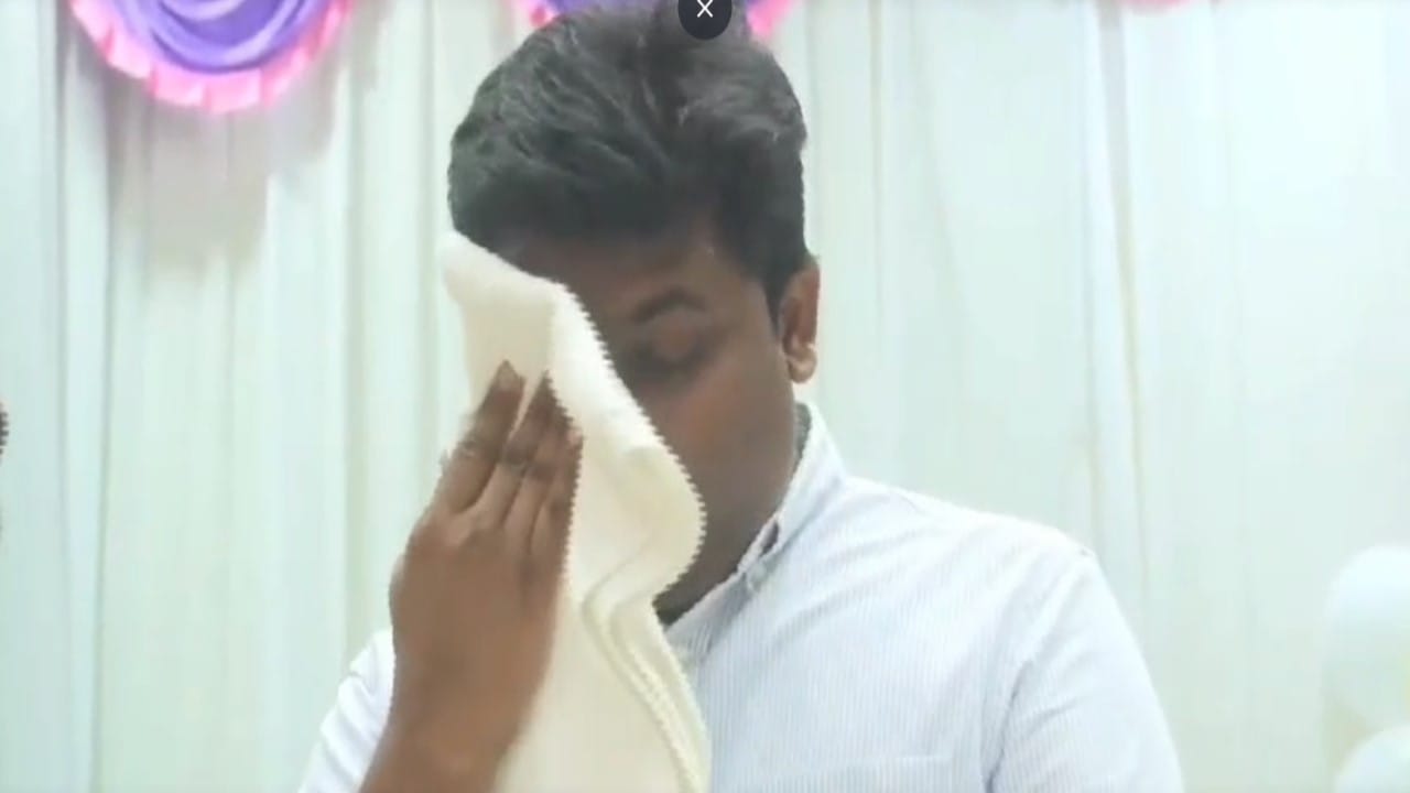 Andhra Pradesh: నిండు సభలో కంట తడి పెట్టుకున్న కాకినాడ జిల్లా కలెక్టర్ ...