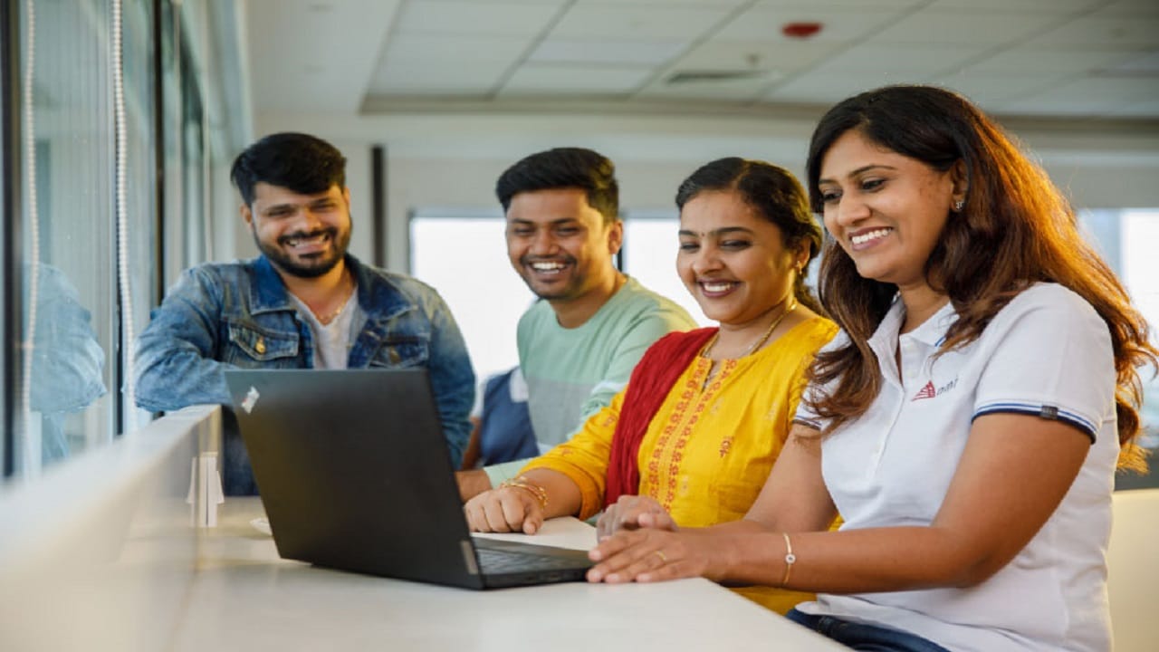 Freshers hiring: ఫ్రెషర్లకు ఆఫర్ లెటర్ల వరద..జోరందుకున్న నయాట్రెండ్ ...